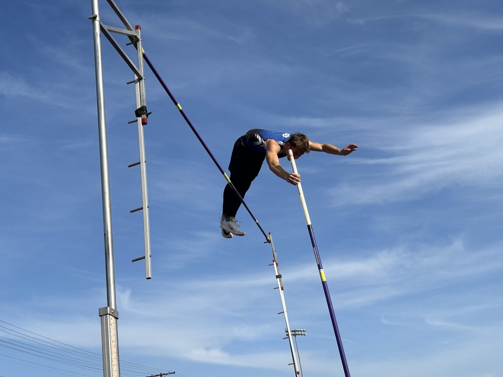 Lucsik, Virtue Win CIF Titles - myBurbank